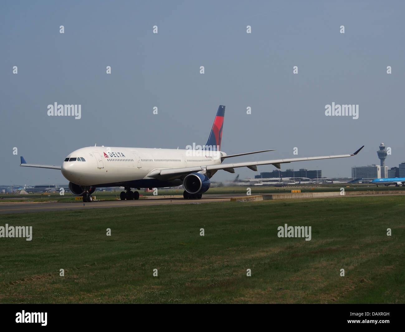 N817NW Delta Air Lines Airbus A330-323X - cn 843 2-001 Stock Photo - Alamy