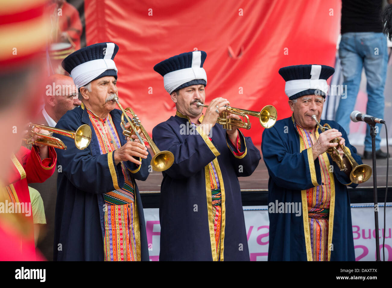 Fanfare trumpet hi-res stock photography and images - Alamy