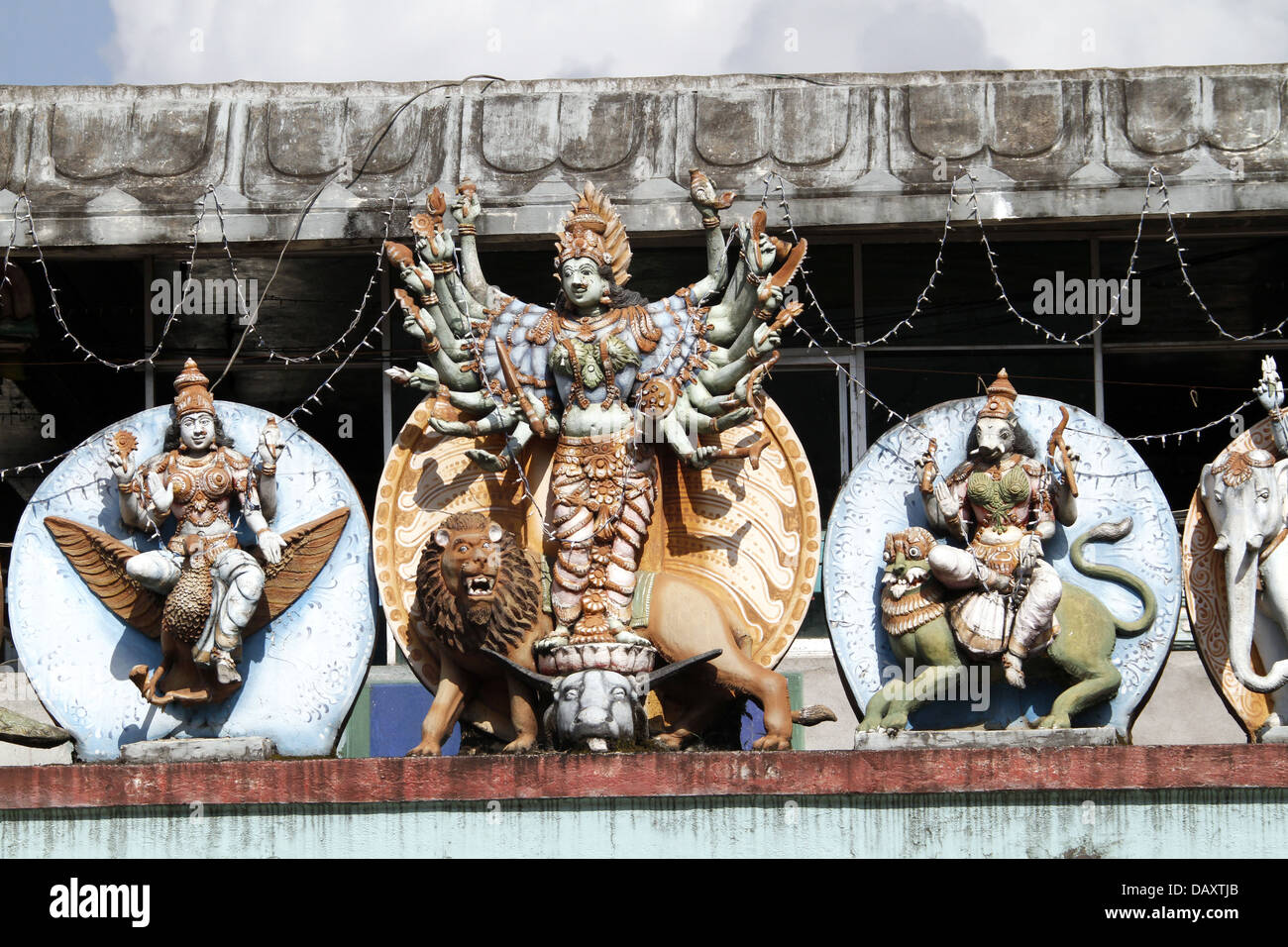 Hindu temple figure hi-res stock photography and images - Alamy