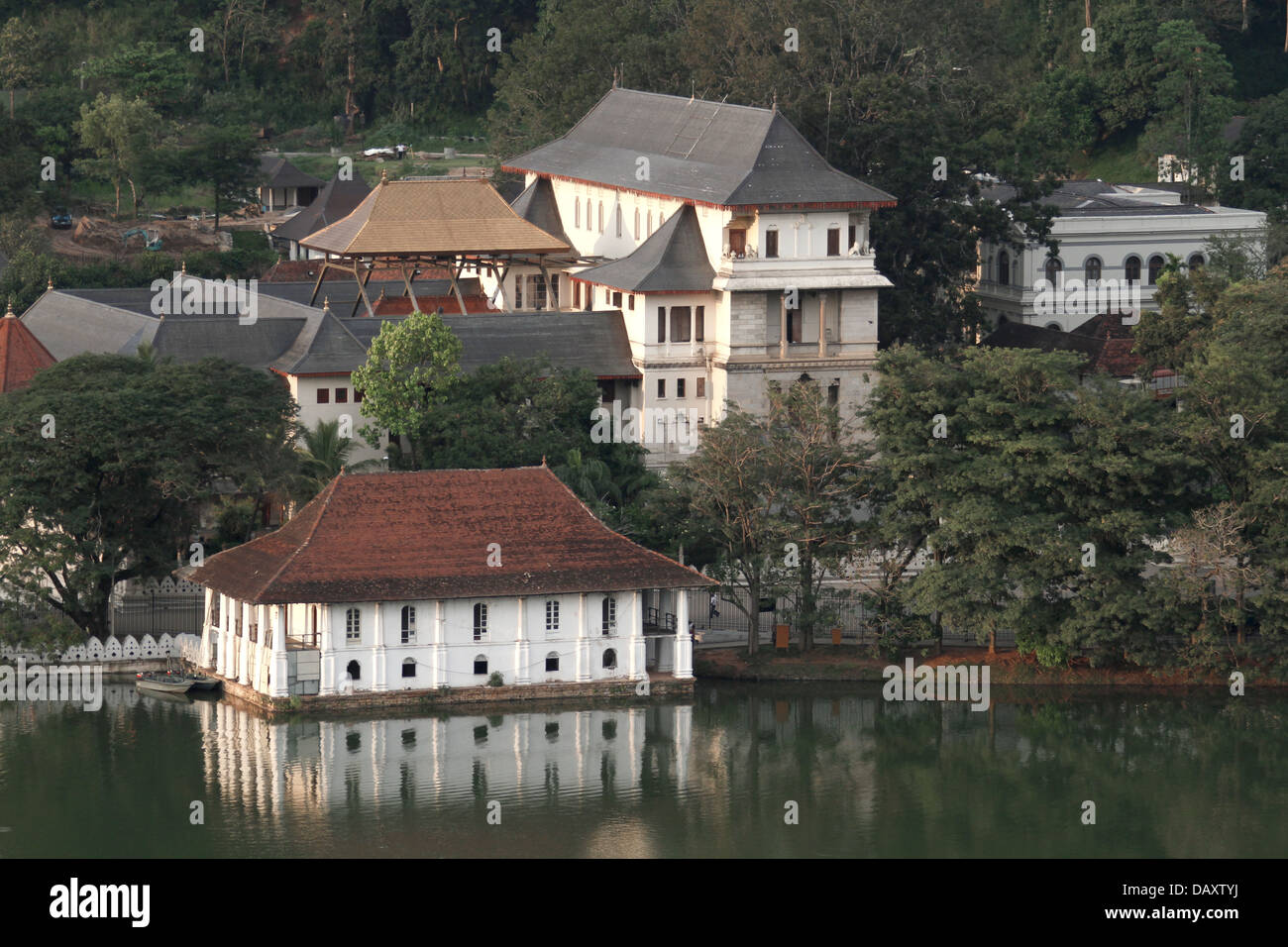TEMPLE OF THE TOOTH RELIC KANDY SRI LANKA 11 March 2013 Stock Photo - Alamy