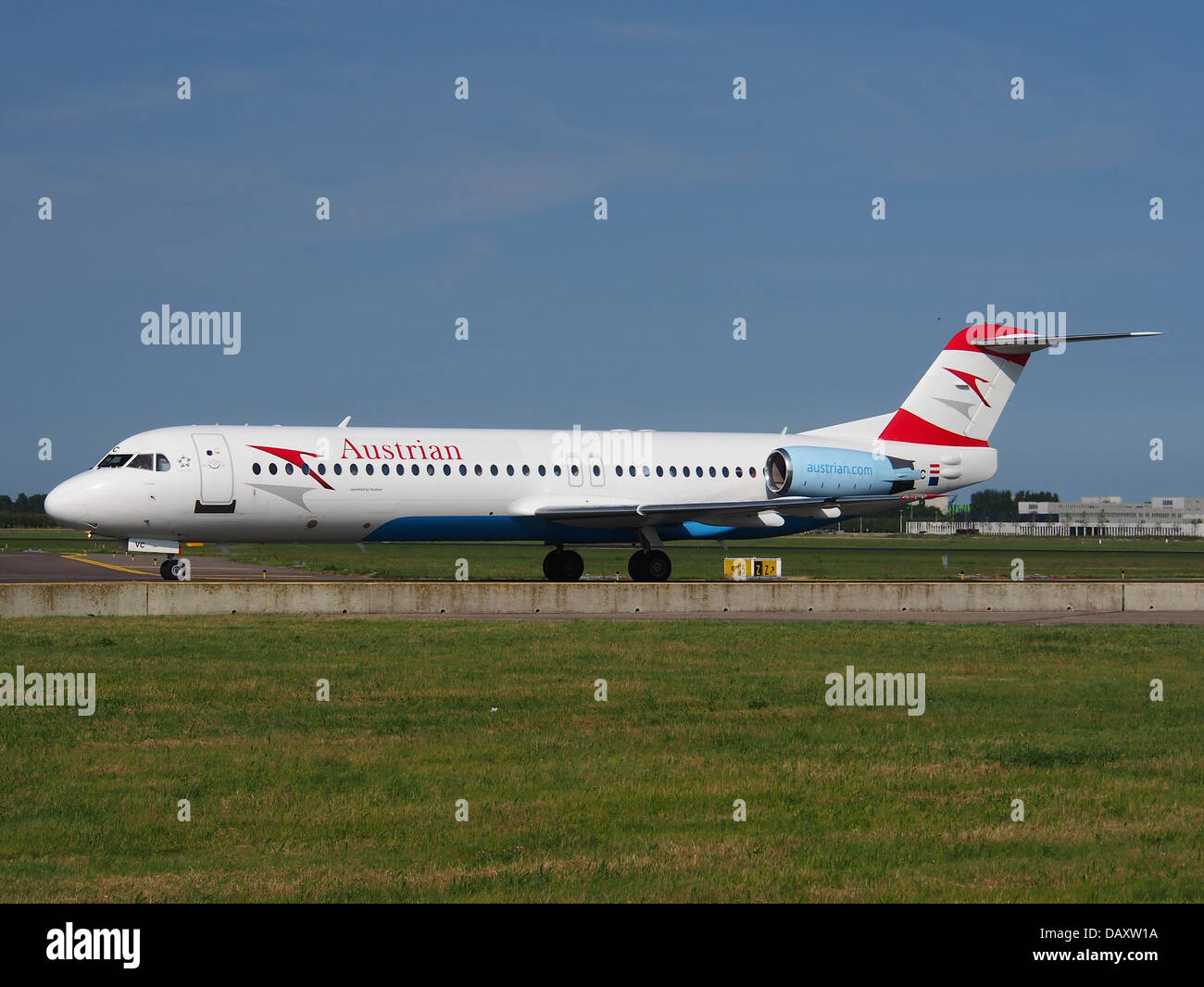 Fokker f100 hi-res stock photography and images - Alamy