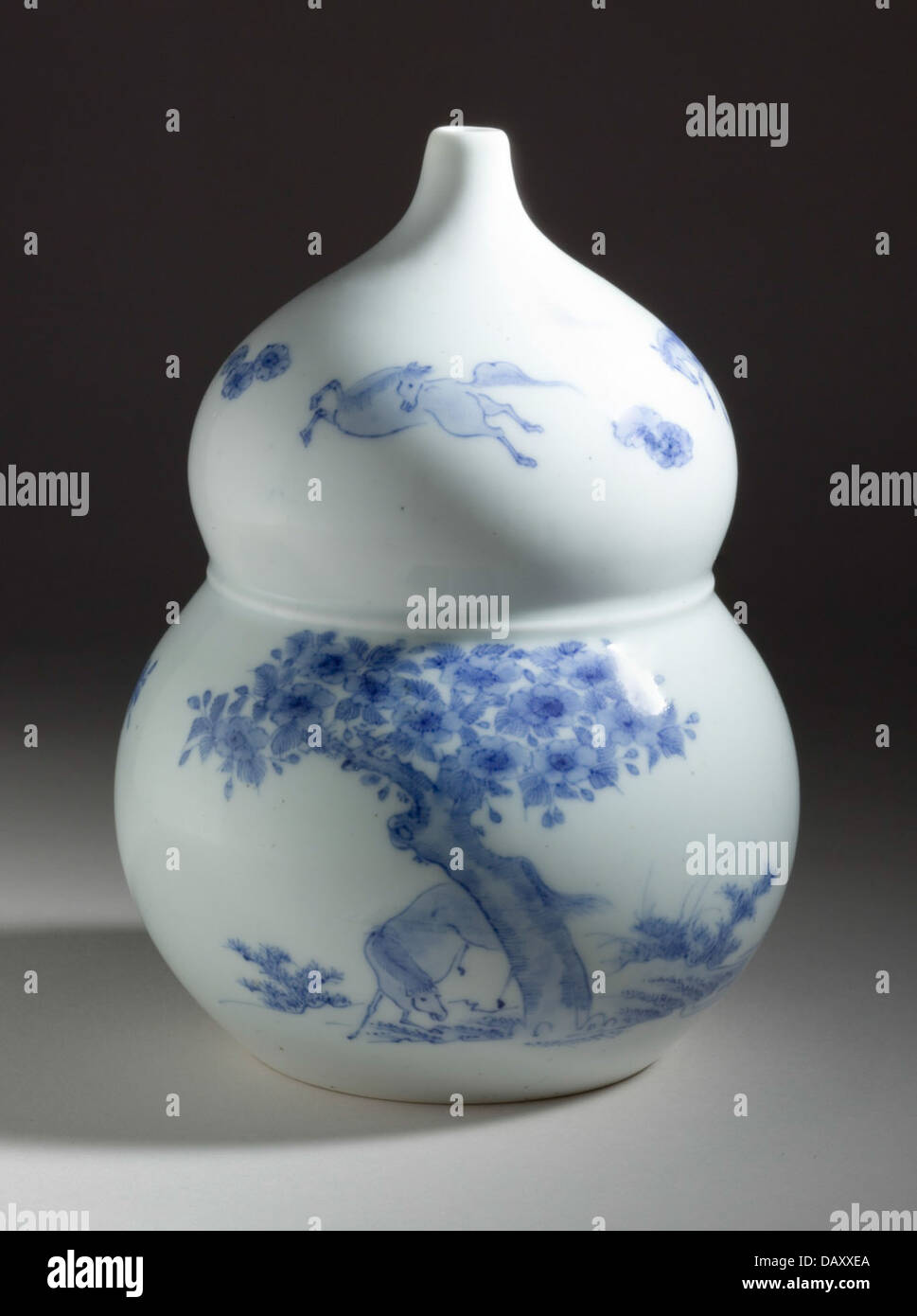 Sake on tree hi-res stock photography and images - Alamy