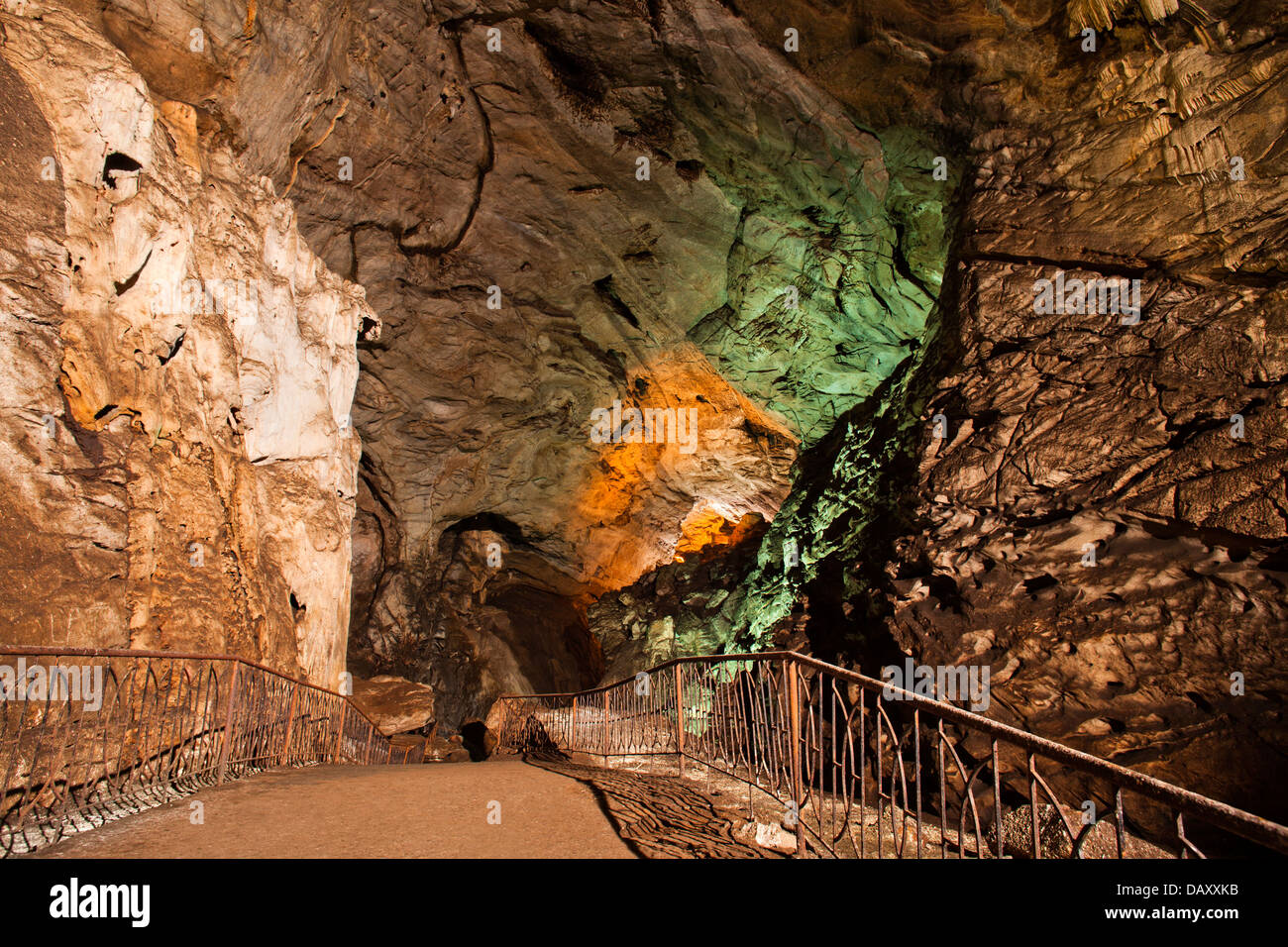 Footpath in a cave, Borra Caves, Ananthagiri Hills, Araku Valley ...