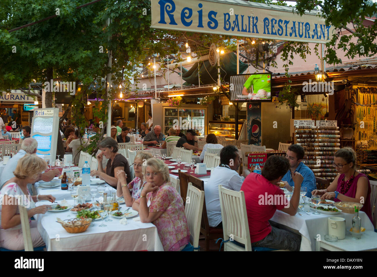 Türkei, Provinz Mugla, Fethiye, Fischmarkt und Restaurants Stock Photo ...