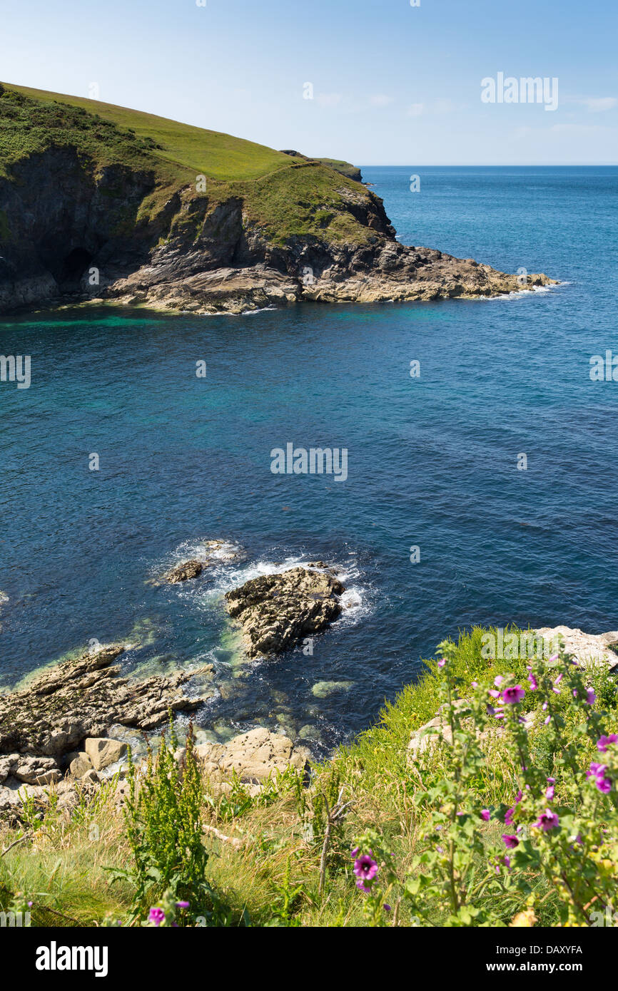 Entrance to Port Isaac harbour in Cornwall England UK, the beautiful ...