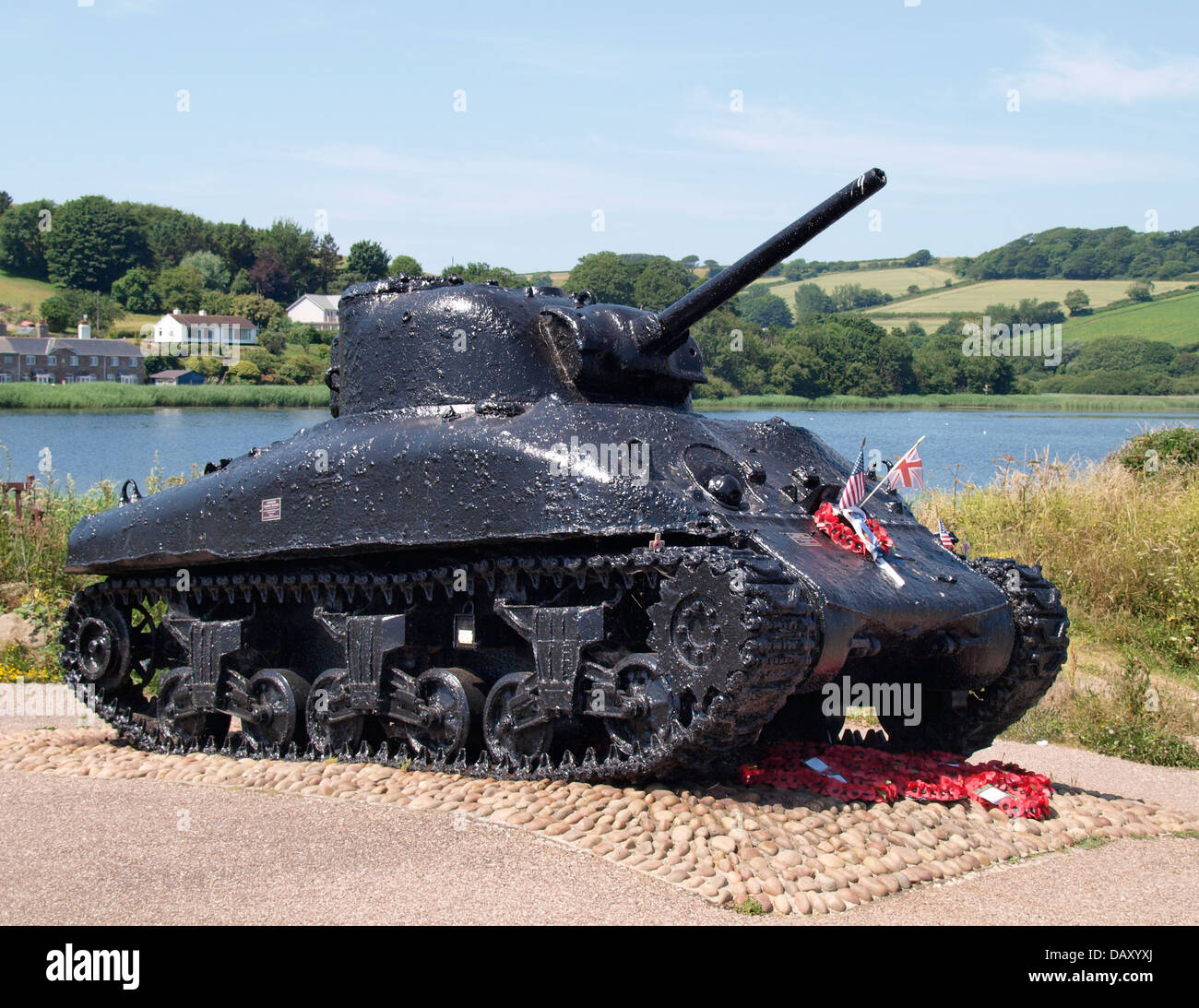 Sherman tank 1944 hi-res stock photography and images - Alamy
