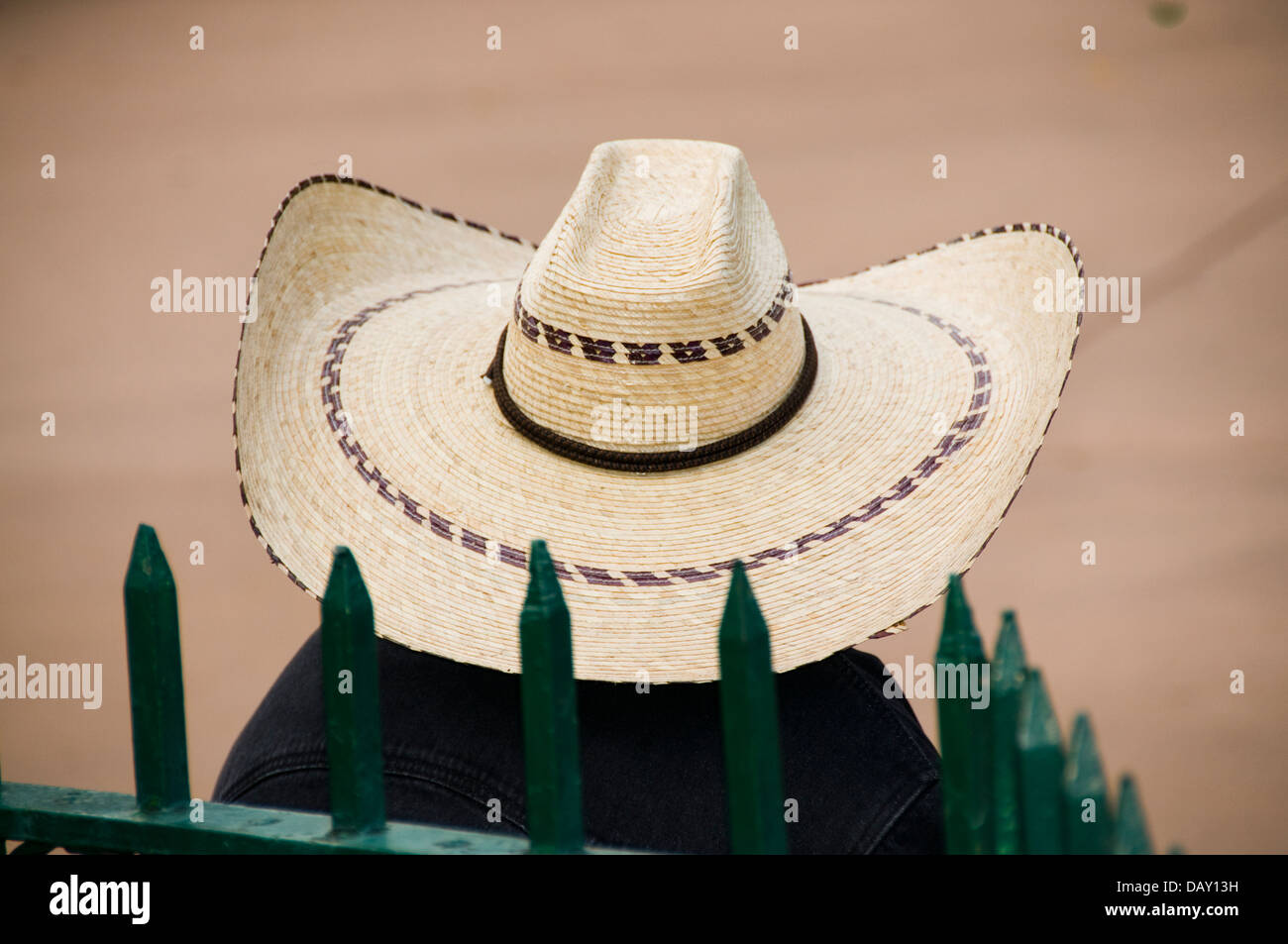 straw cowboy hat Stock Photo - Alamy