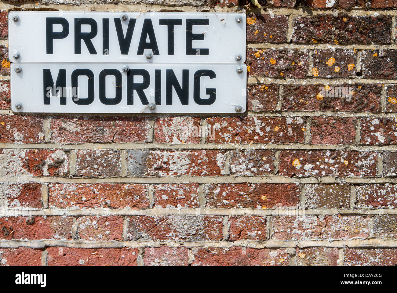 Mooring sign hi-res stock photography and images - Alamy