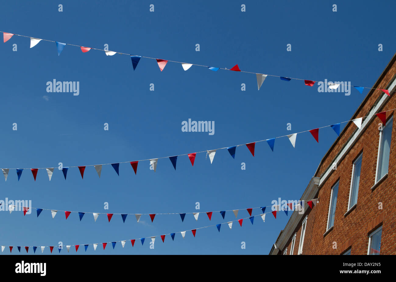Red white blue bunting hi-res stock photography and images - Alamy
