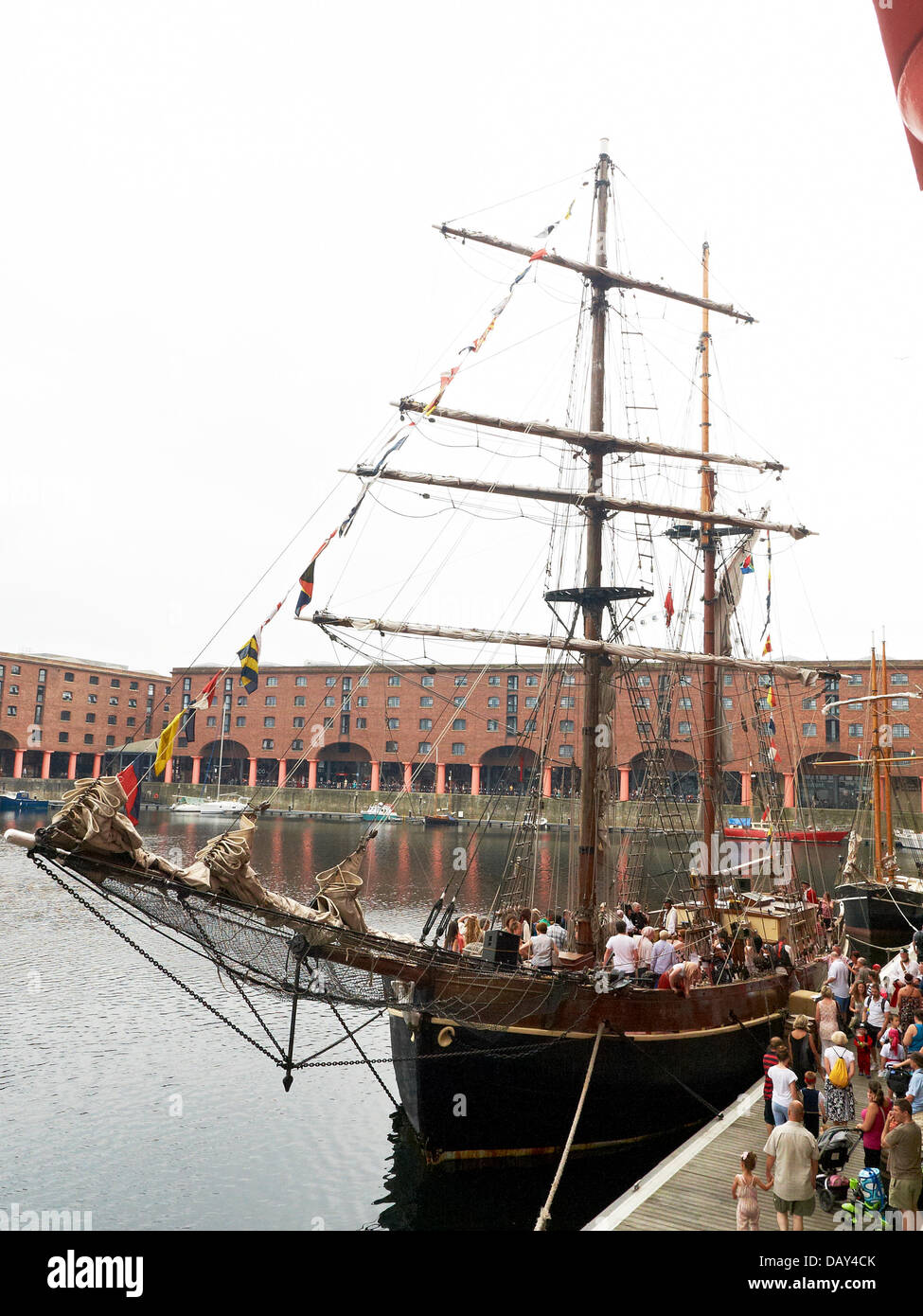 Pirate ship albert dock hi-res stock photography and images - Alamy