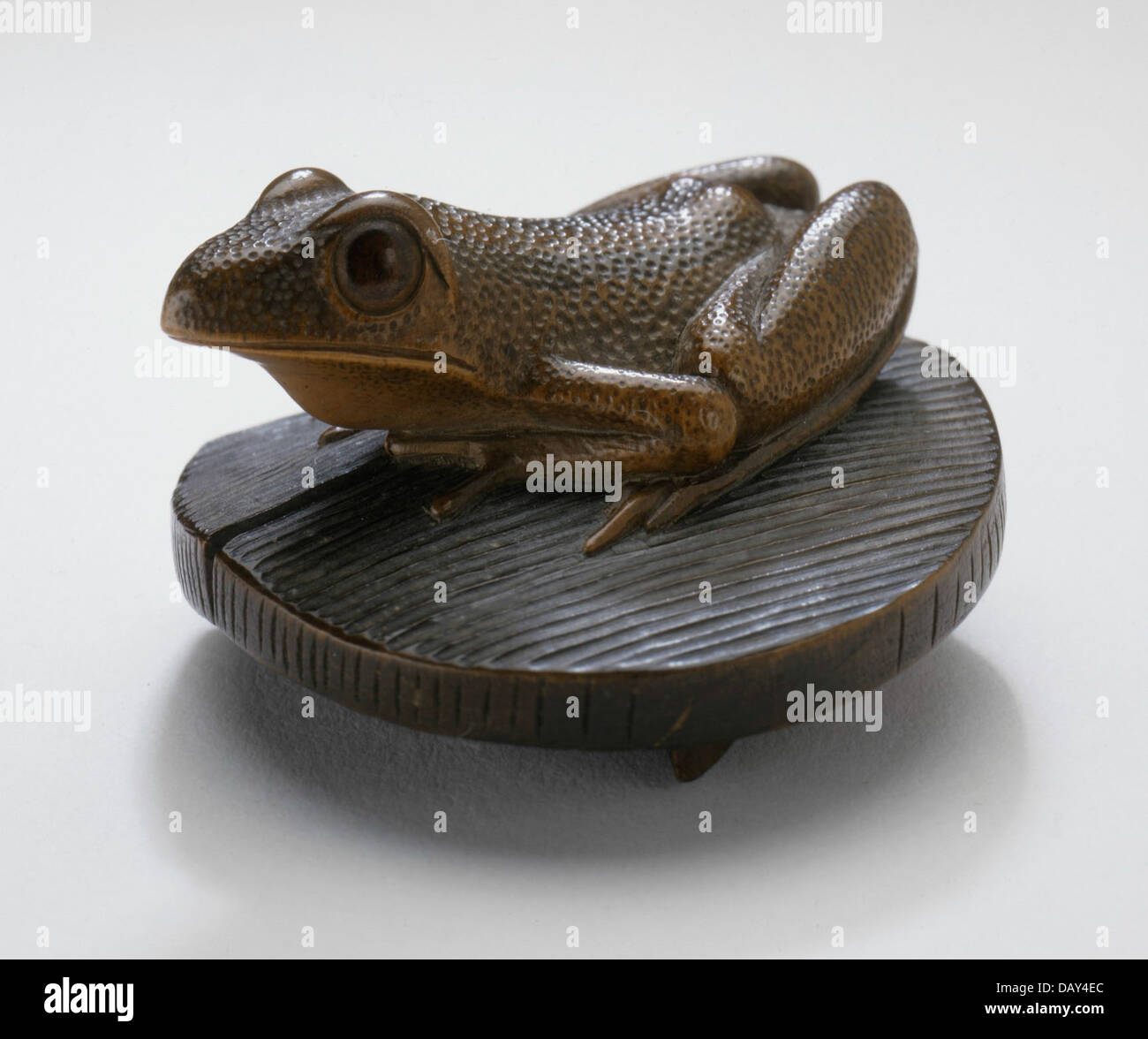 Well cover hi-res stock photography and images - Alamy