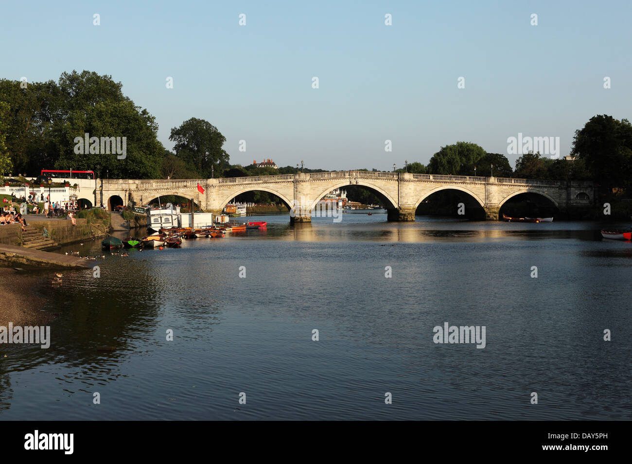 Richmond Bridge in the Richmond district of London, England Stock Photo ...