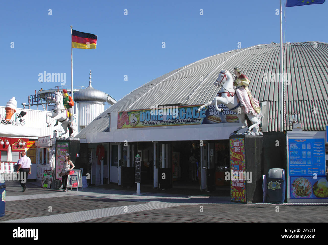 Amusement arcade pier brighton hi-res stock photography and images - Alamy