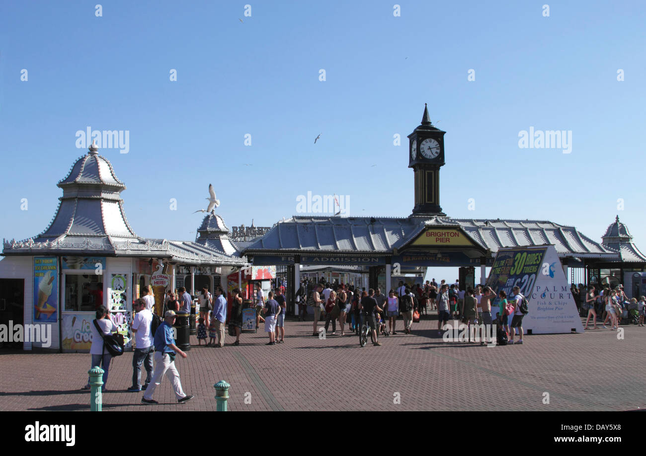 Entrance brighton pier hi-res stock photography and images - Alamy