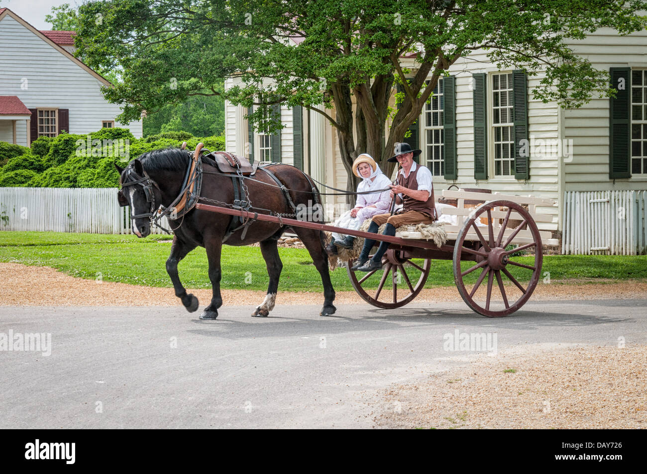 Two wheel horse cart hi-res stock photography and images - Alamy