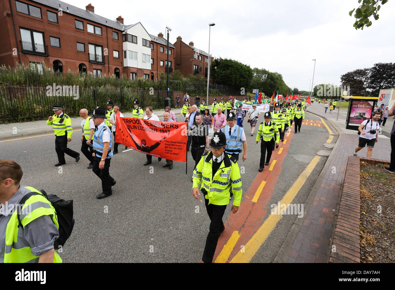 100 arrests hi-res stock photography and images - Alamy