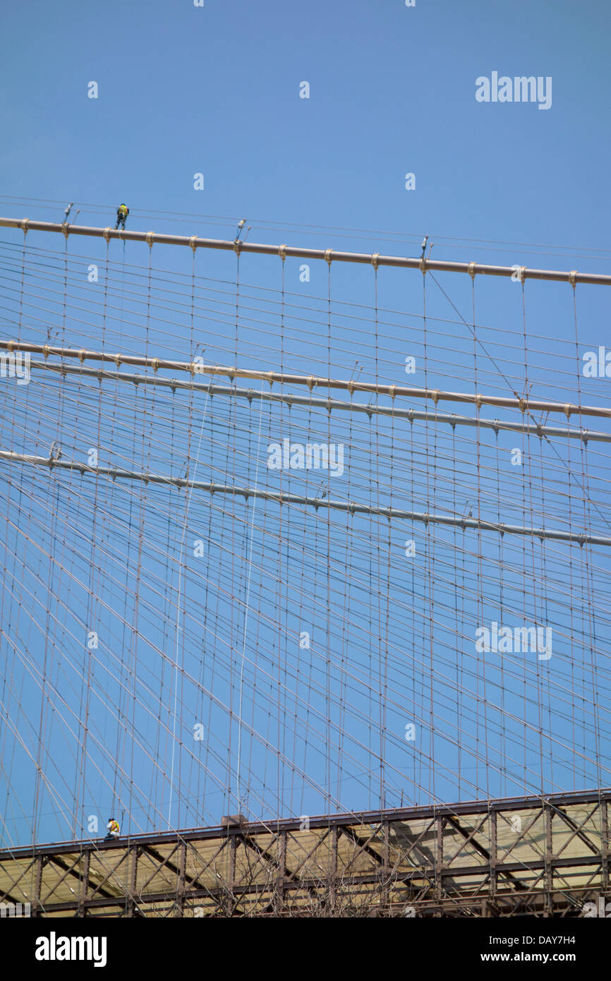 Brooklyn bridge construction workers hi-res stock photography and ...