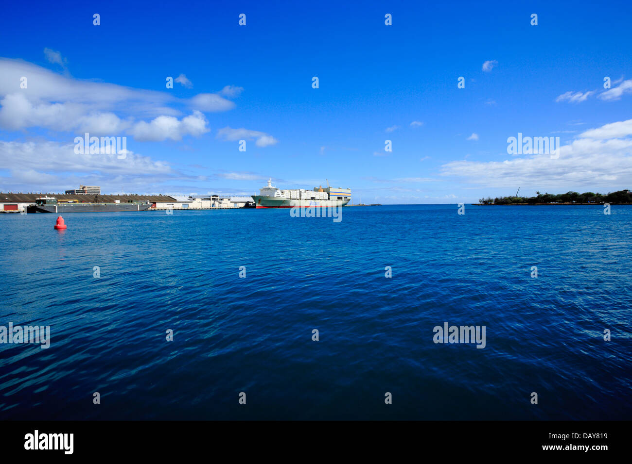 Hawaii shipping container hi-res stock photography and images - Alamy