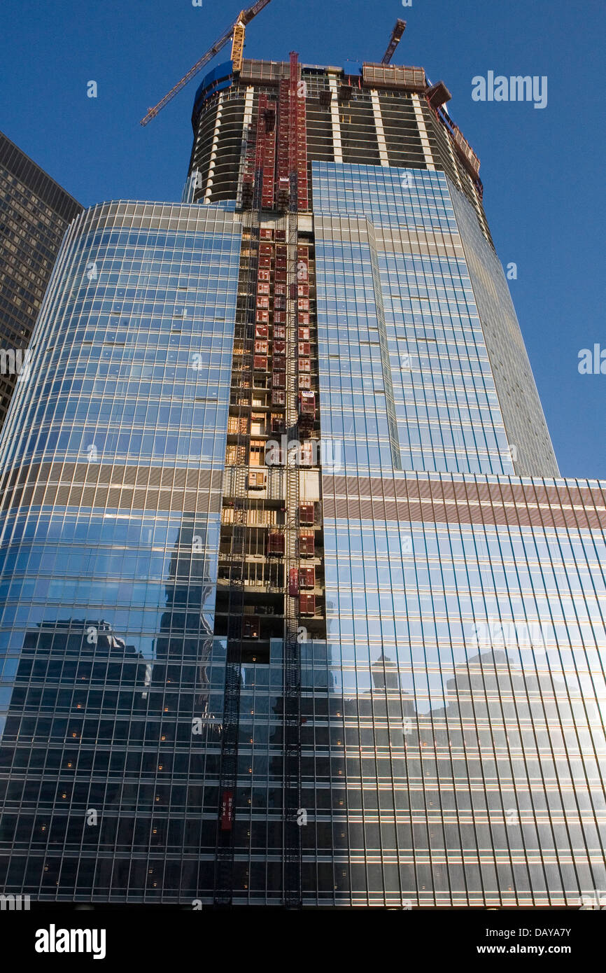 Construction of the Trump International Hotel and Tower in Chicago, IL ...