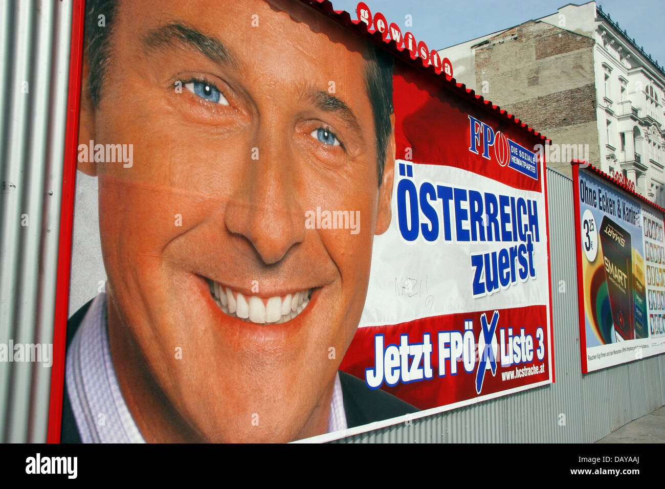 Political advertisement hi-res stock photography and images - Alamy