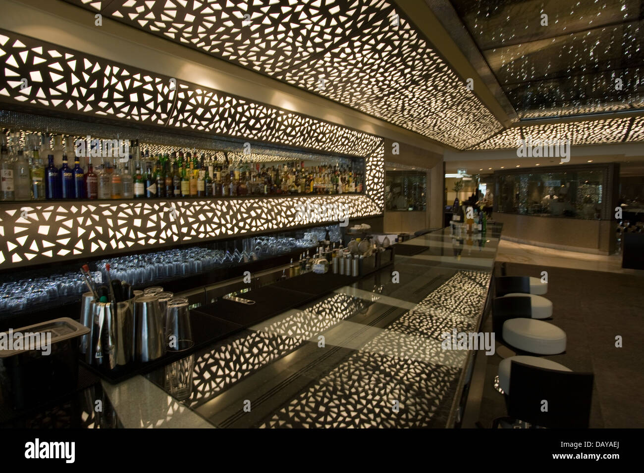 Bar at Jun Sui Asian restaurant, Burj al-Arab hotel, Dubai, United Arab ...