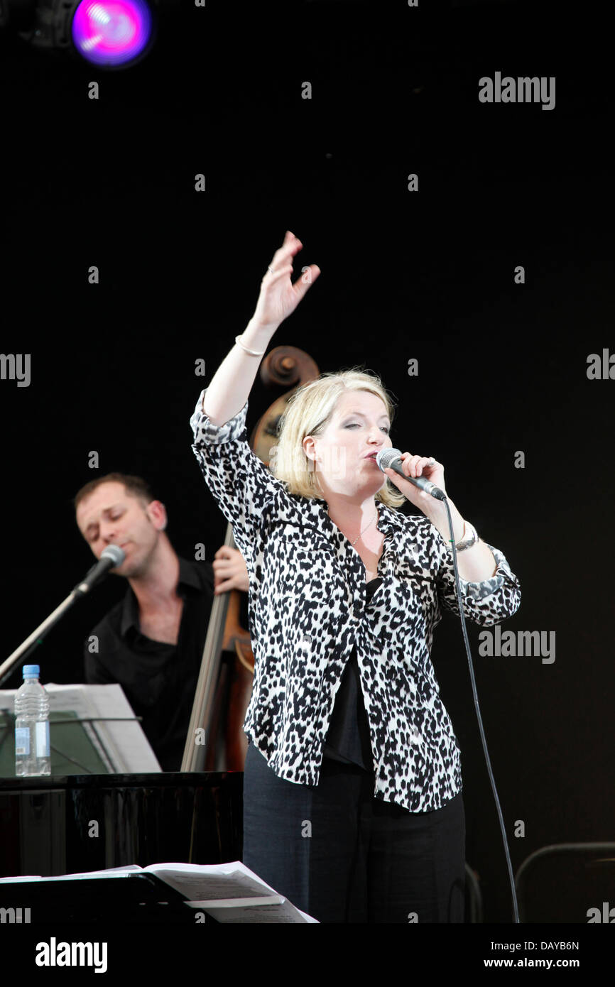 Radio leeds hi-res stock photography and images - Alamy