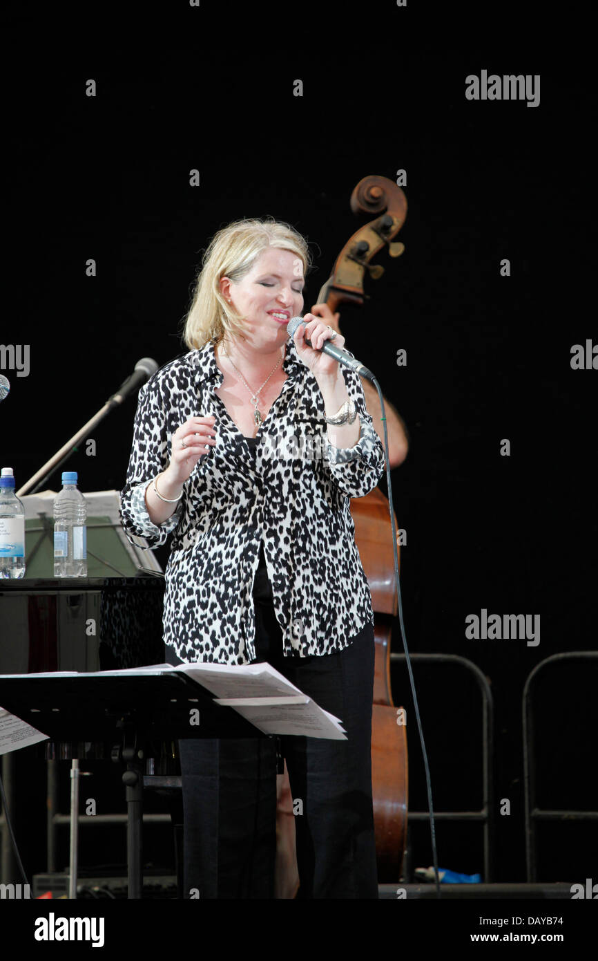 Singer Vocalist High Resolution Stock Photography and Images - Alamy