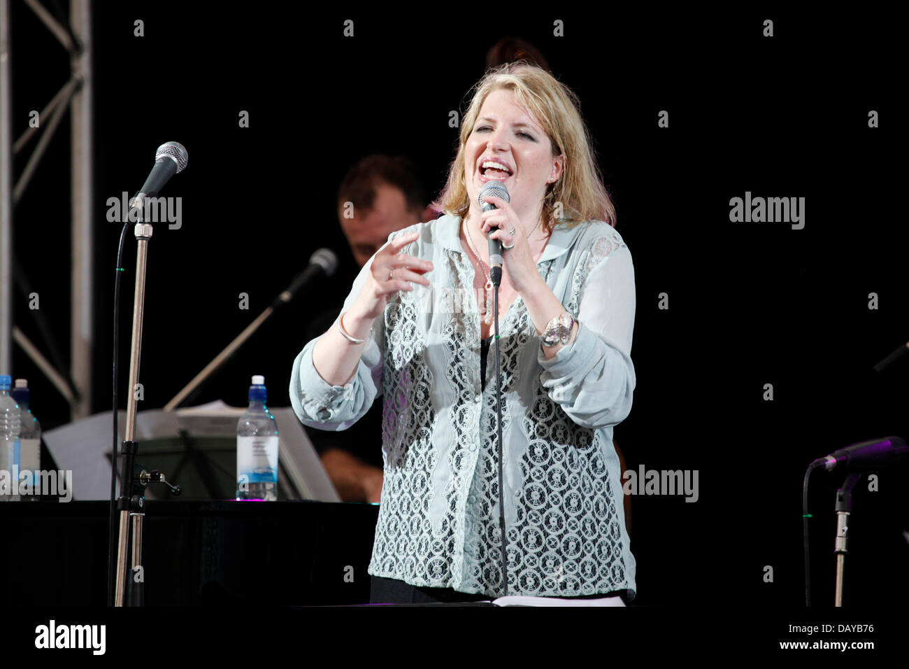 Marlborough, Wiltshire, UK, Saturday, 20th July 2013. Jazz singer Clare ...