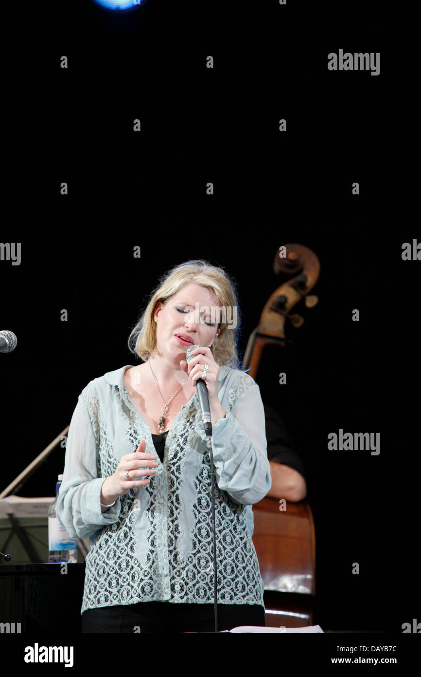 Marlborough, Wiltshire, UK, Saturday, 20th July 2013. Jazz singer Clare ...