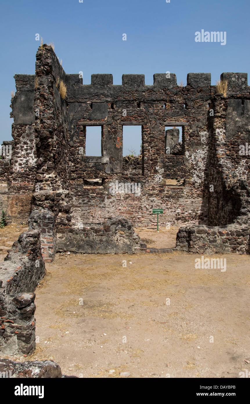 Ruins james fort on hi-res stock photography and images - Alamy