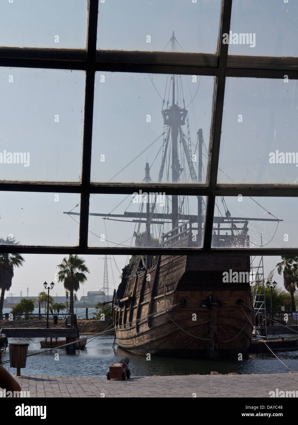 Three ships of columbus hi-res stock photography and images - Alamy