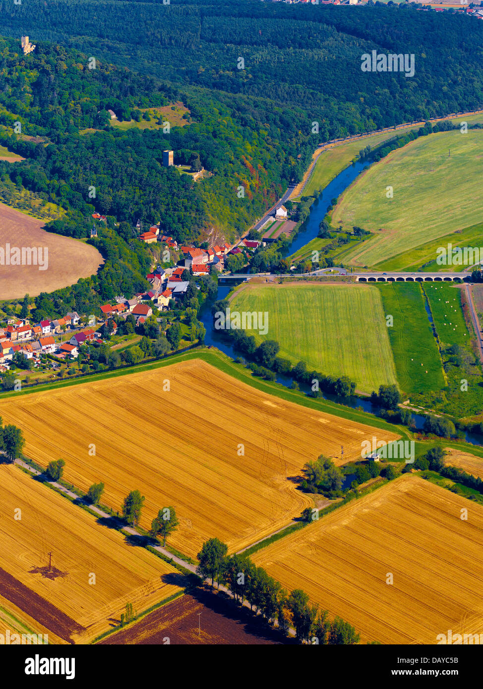 Aerial view of the Thuringian gate with the Sachsenburg castles in ...
