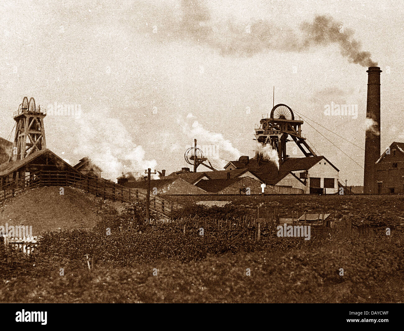 Wombwell Main Colliery early 1900s Stock Photo - Alamy