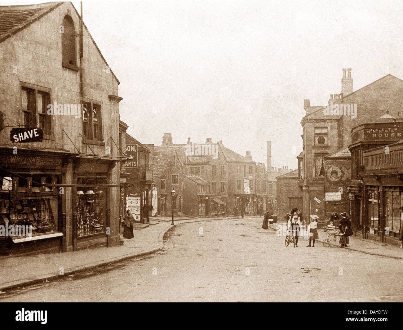 Pudsey Low Town early 1900s Stock Photo - Alamy