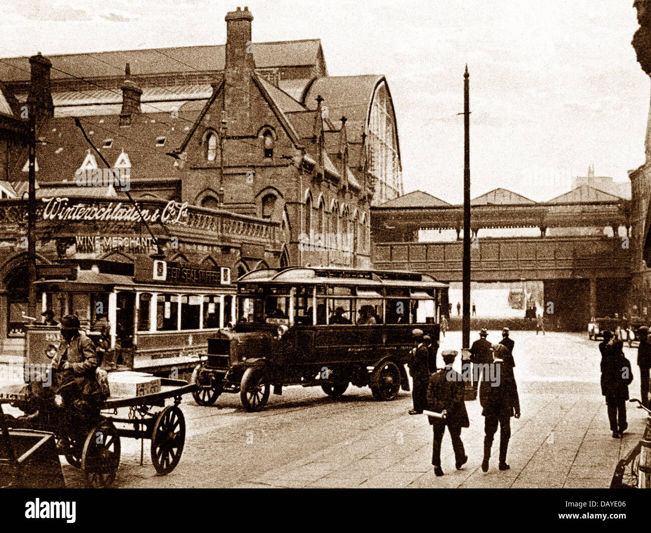 Middlesbrough Railway Station and Albert Bridge early 1900s Stock Photo ...