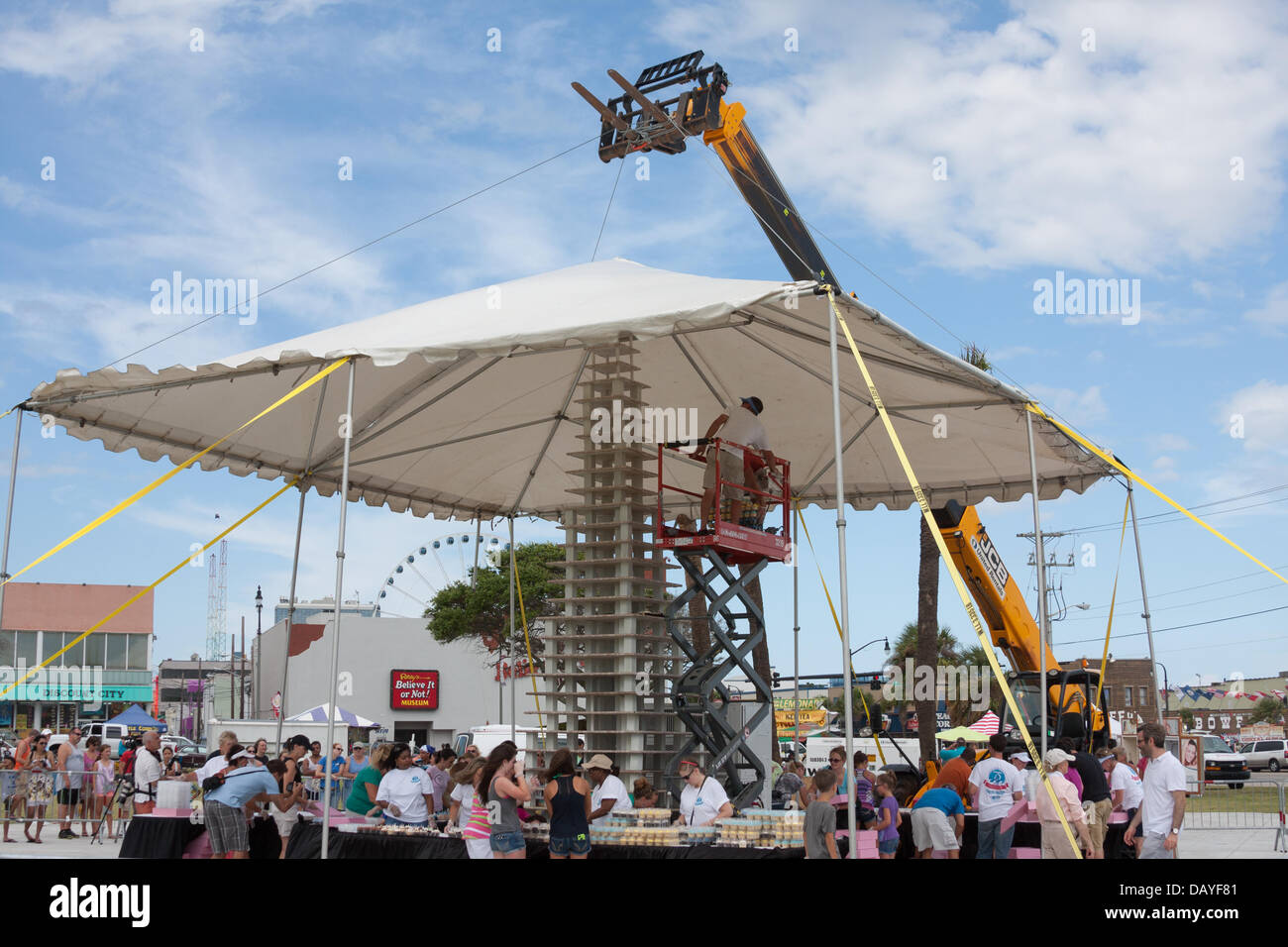 20 feet tall hi-res stock photography and images - Alamy