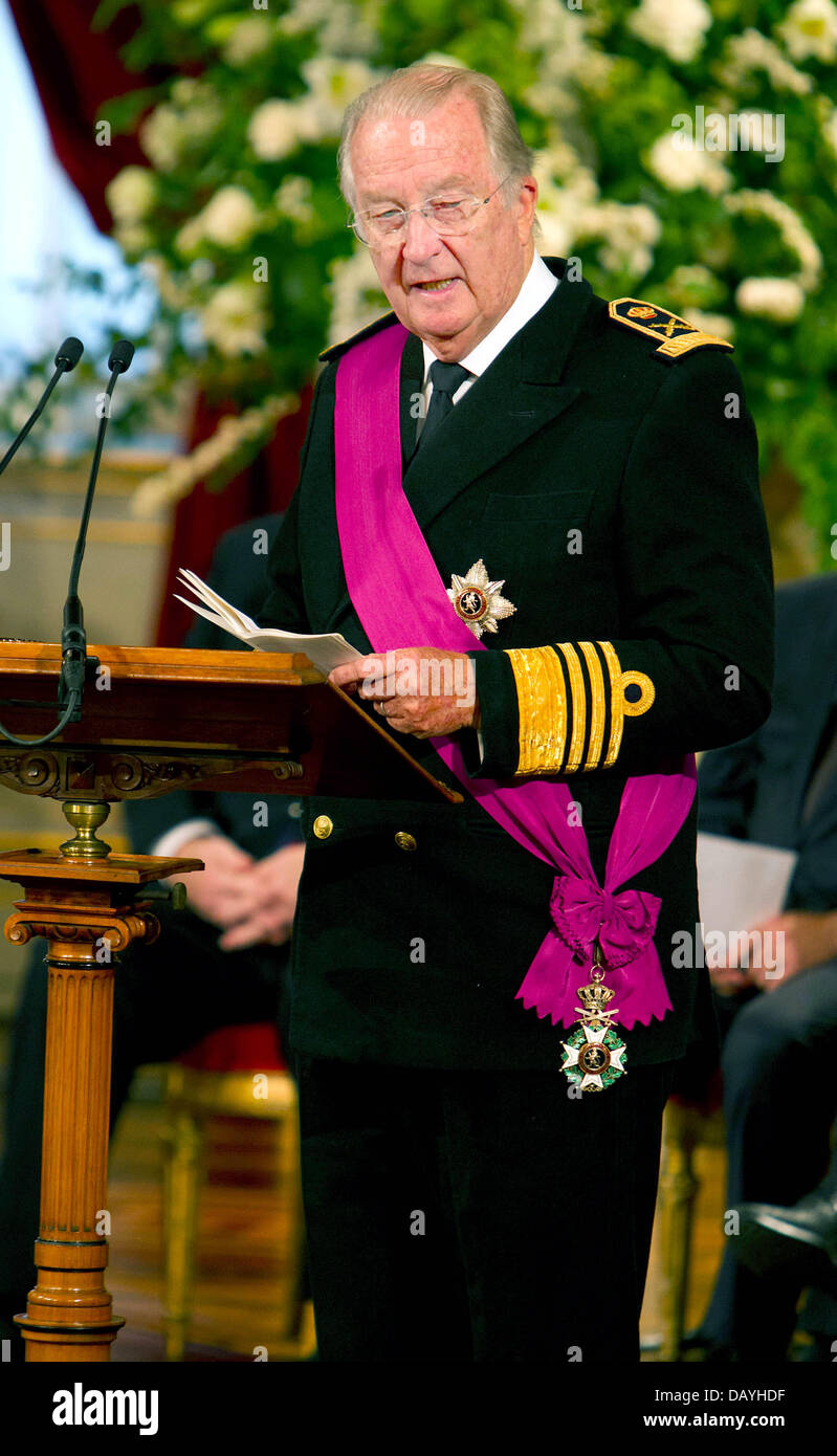 King Albert II of Belgium speeks during the abdication ceremony at the ...