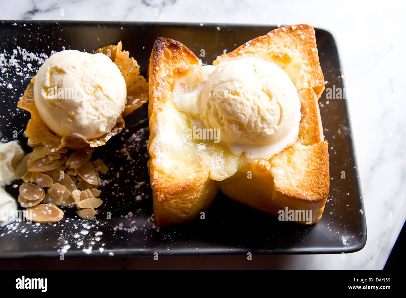 Toasted bread ice cream hi-res stock photography and images - Alamy