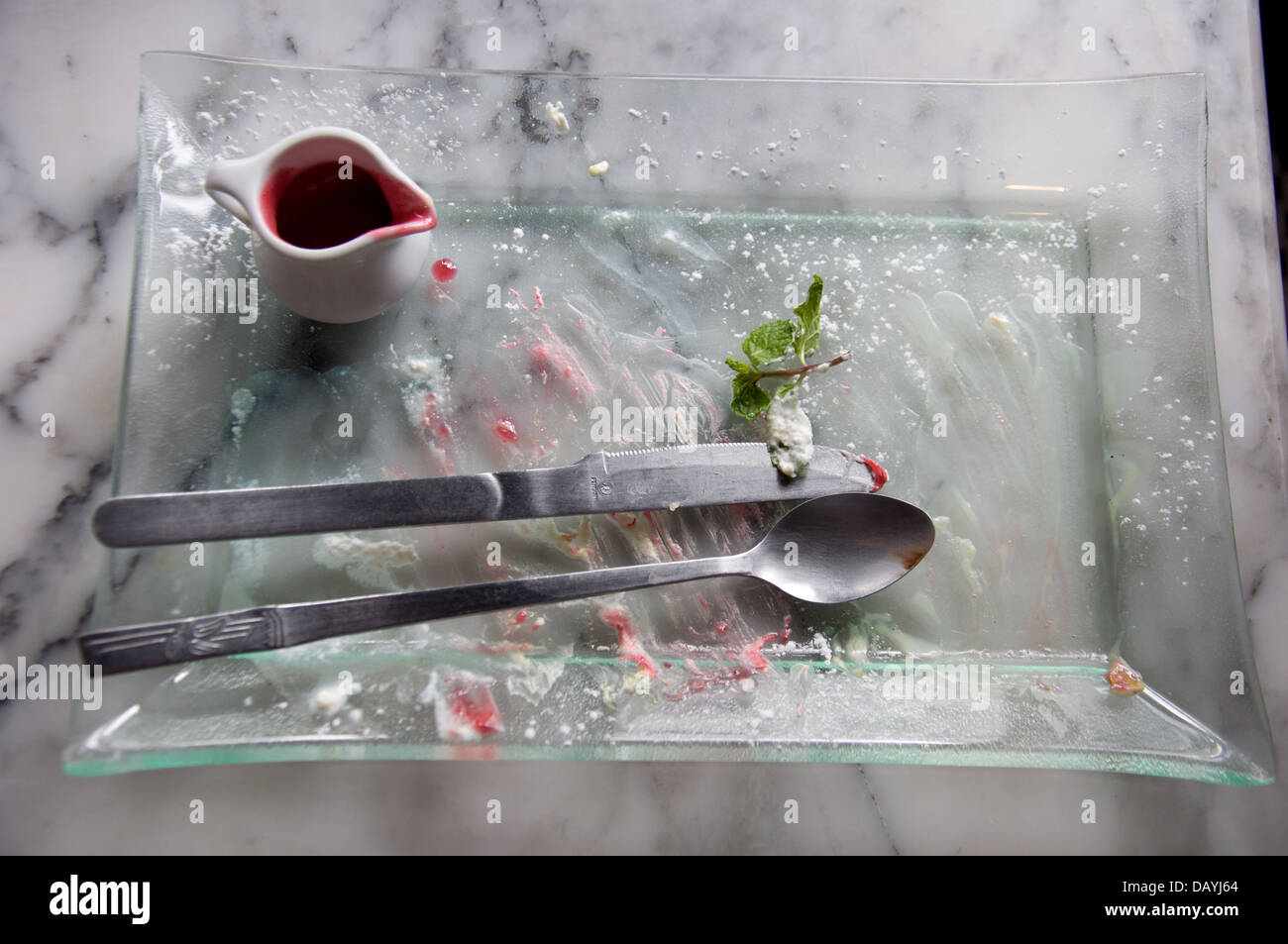 Empty glass ice cream dish hi-res stock photography and images - Alamy
