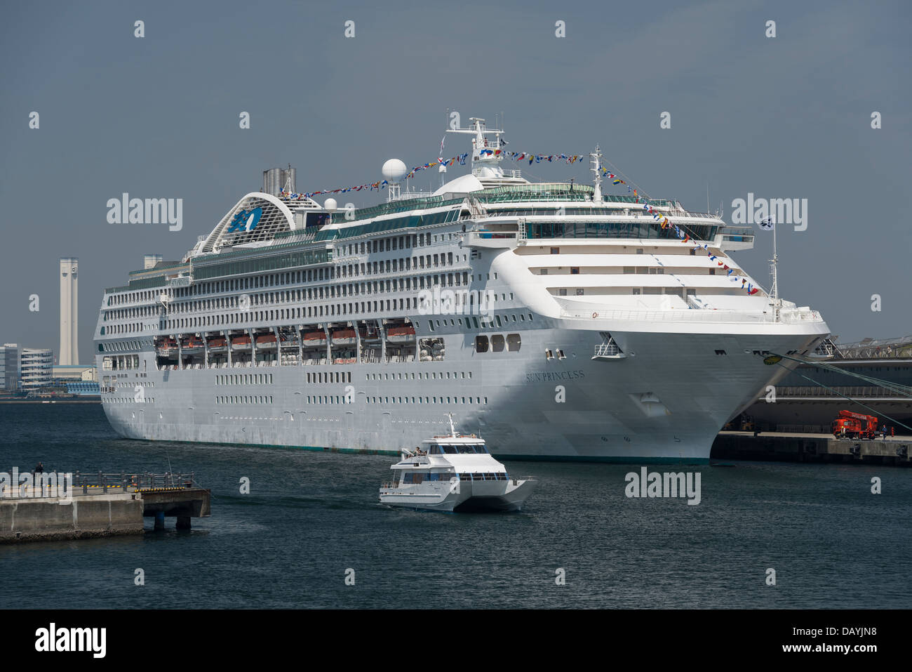 Sun princess cruise ship hi-res stock photography and images - Alamy