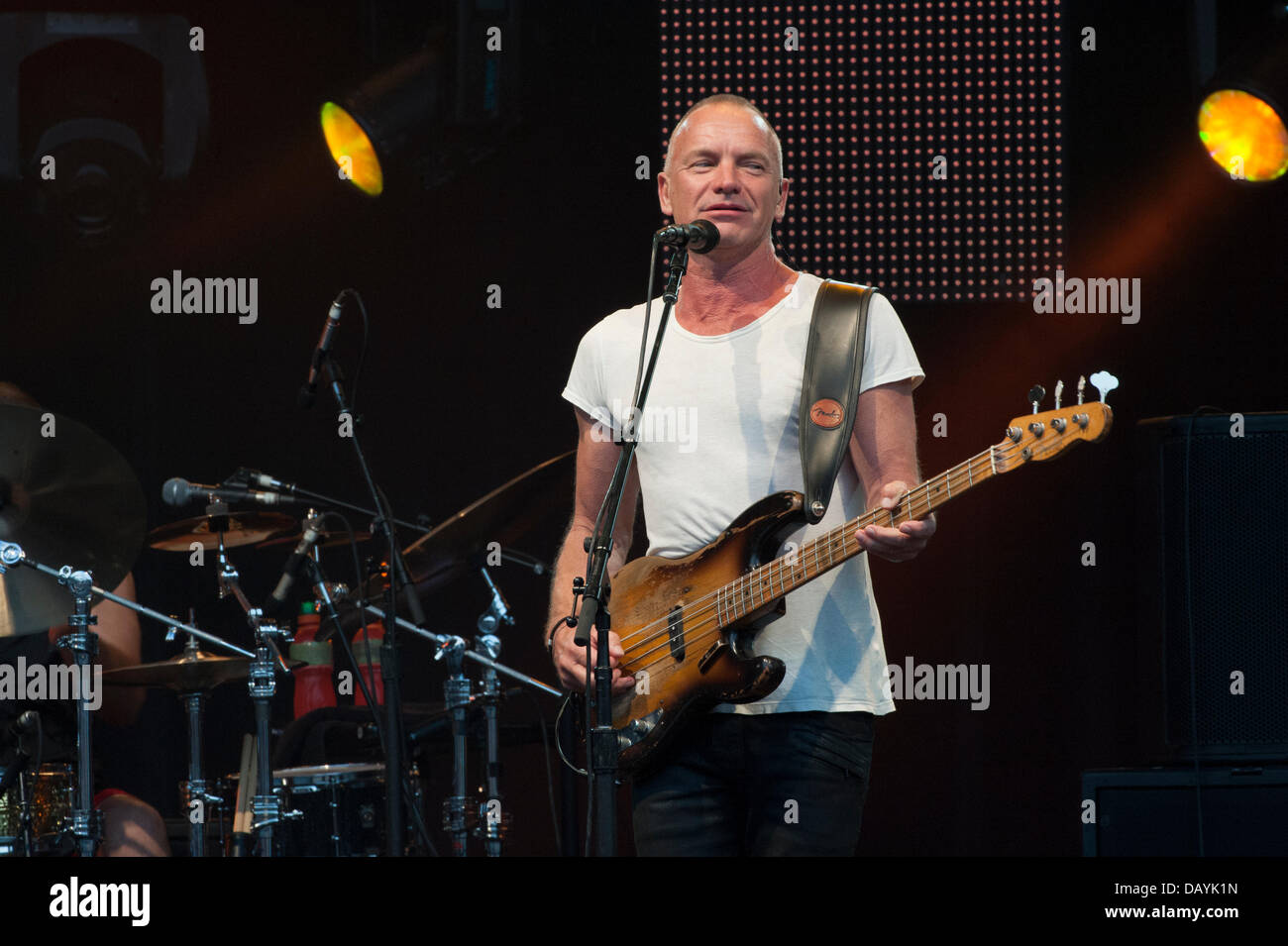 Sting live concert hi-res stock photography and images - Alamy