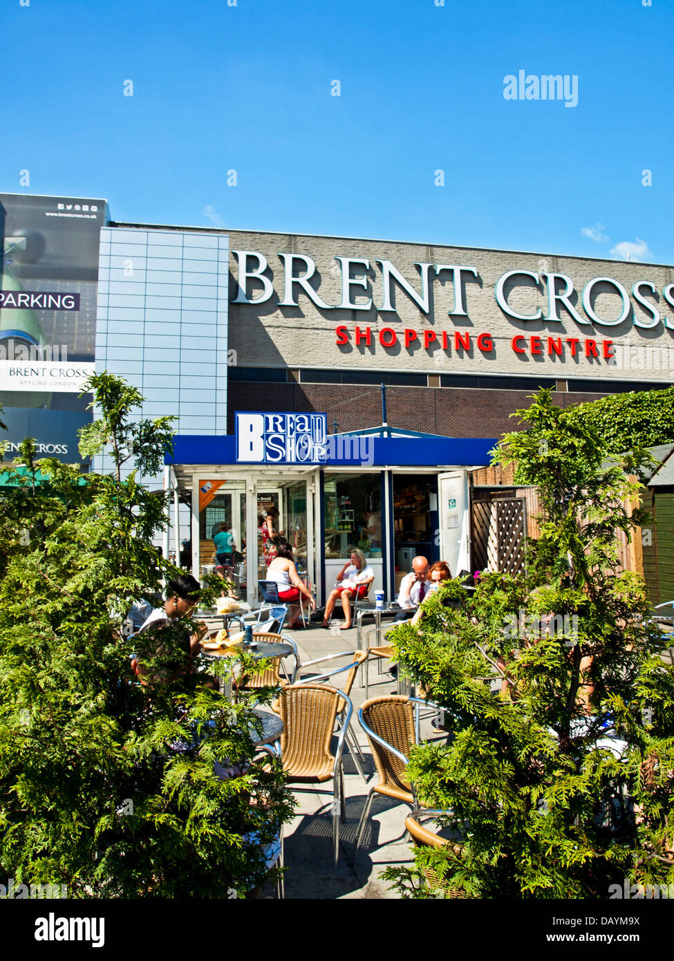 Brent cross shopping centre exterior hi-res stock photography and ...