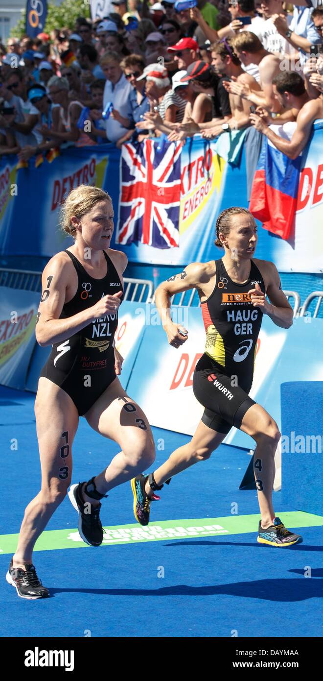 Hamburg, Germany. 21st July, 2013. Triathletes Kate Mcilroy (New ...
