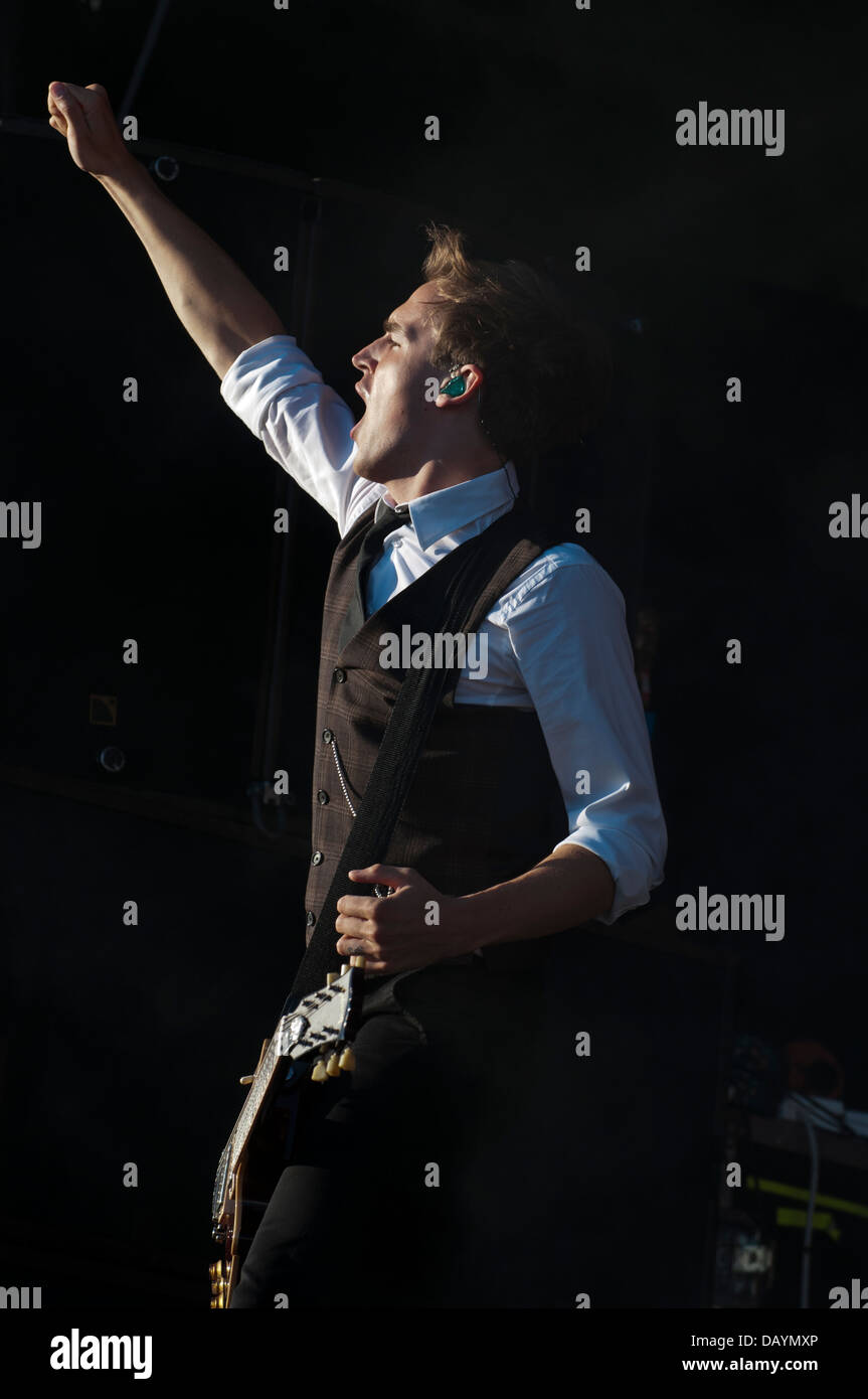 Tom fletcher of mcfly hi-res stock photography and images - Alamy