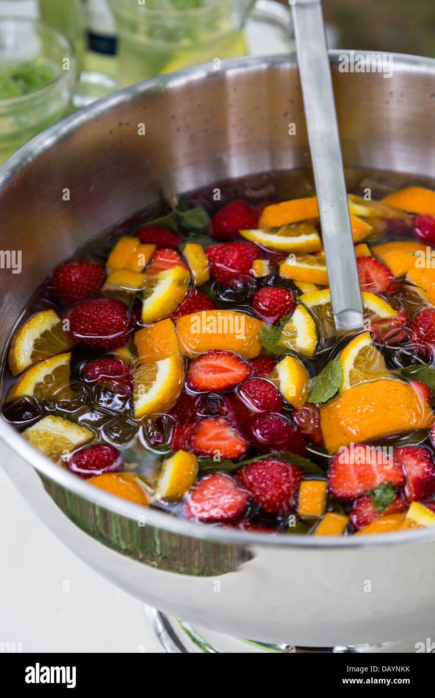 Punch bowl drink hi-res stock photography and images - Alamy
