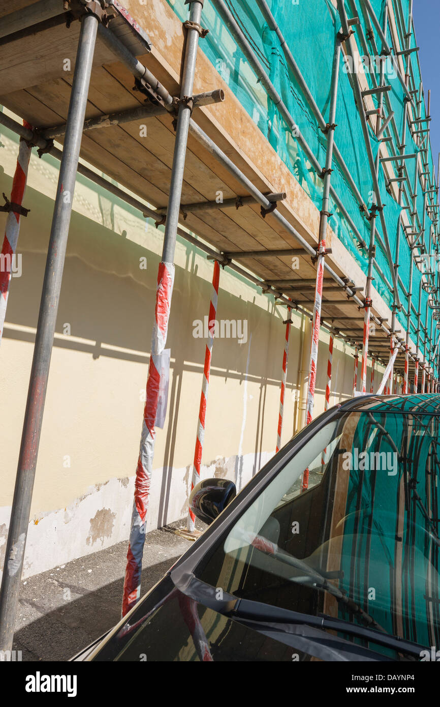 Scaffolding On Property Repair High Resolution Stock Photography and ...