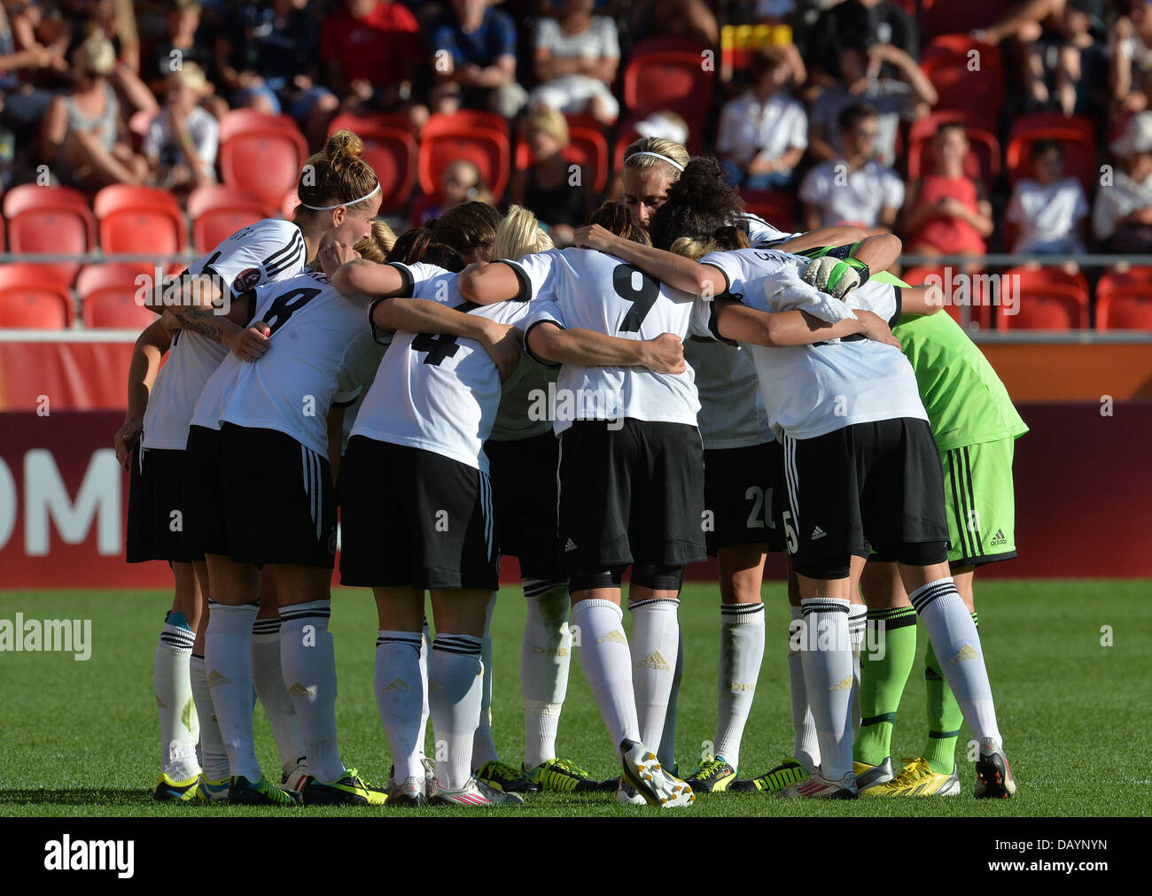 The team of Germany stands togehter before the second half of the UEFA ...