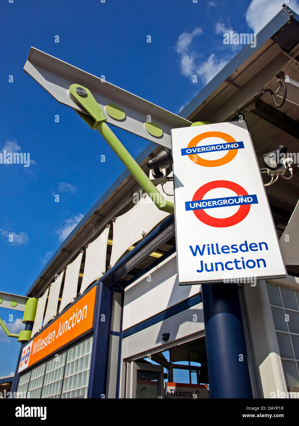 Willesden junction train station hi-res stock photography and images ...