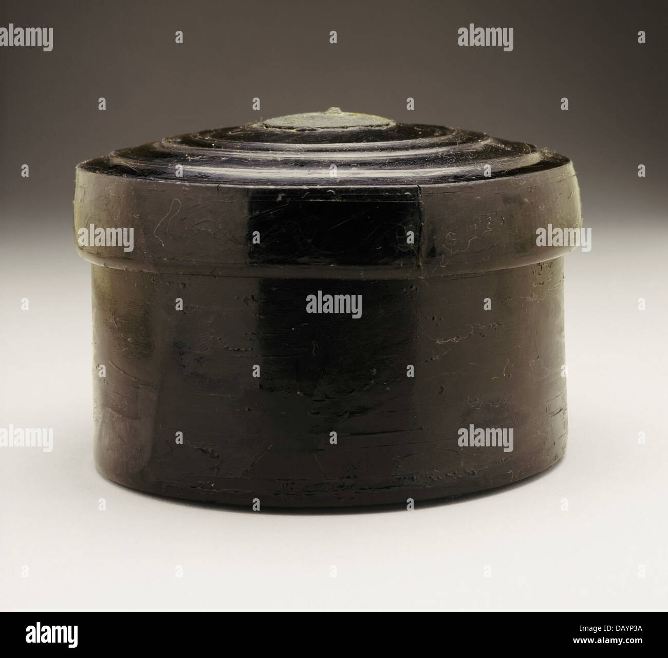 This lacquer box features detailed craftsmanship with intricate ...