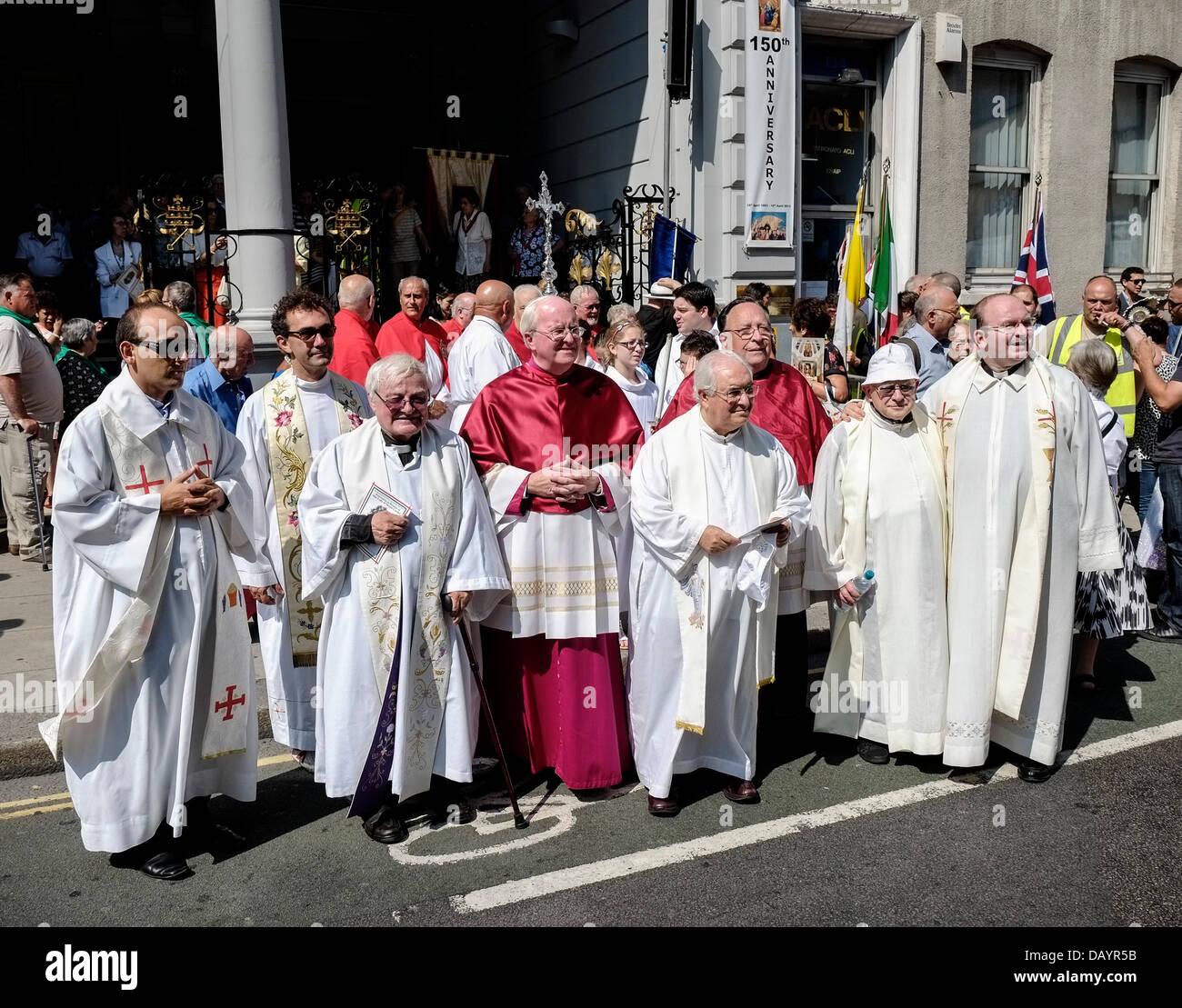 Catholic priests england hi-res stock photography and images - Alamy